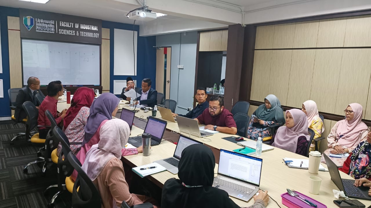 FIST - Faculty of Industrial Sciences and Technology - Mesyuarat ...
