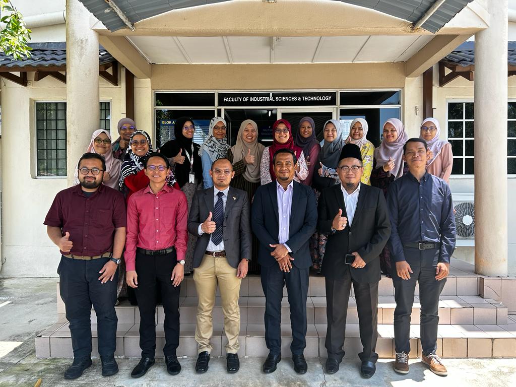 FIST - Faculty of Industrial Sciences and Technology - Mesyuarat ...